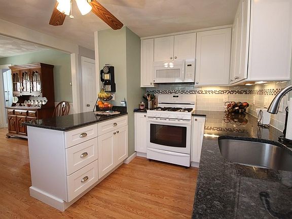 9 Warren Rd, Saugus, MA 01906 | Zillow