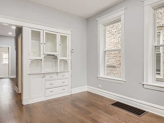 3752 W Cermak Rd, Chicago, IL 60623 | MLS #11483741 | Zillow