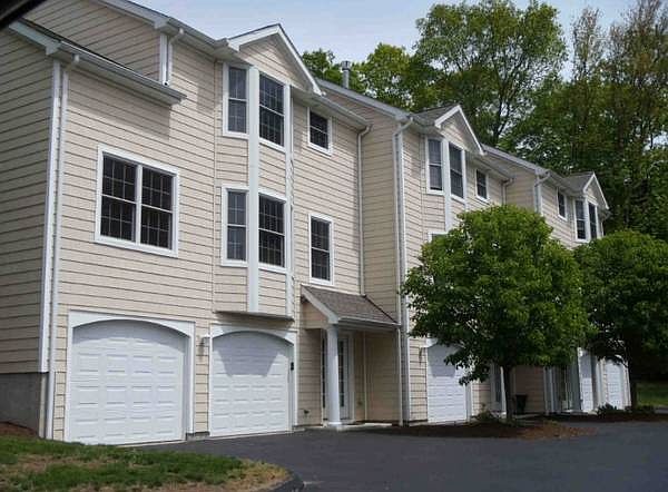 1 Parkwoods Dr, Norwich, CT 06360 | Zillow