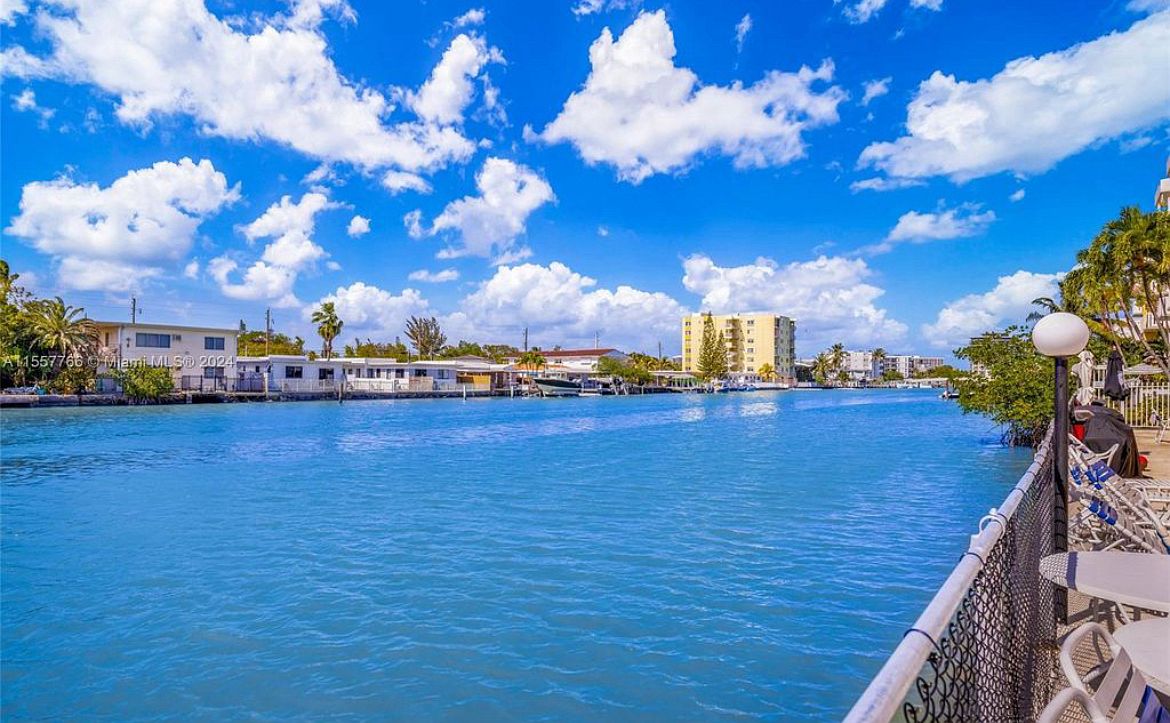214-7900 Tatum Waterway Dr, Miami Beach, FL 33141 | Zillow