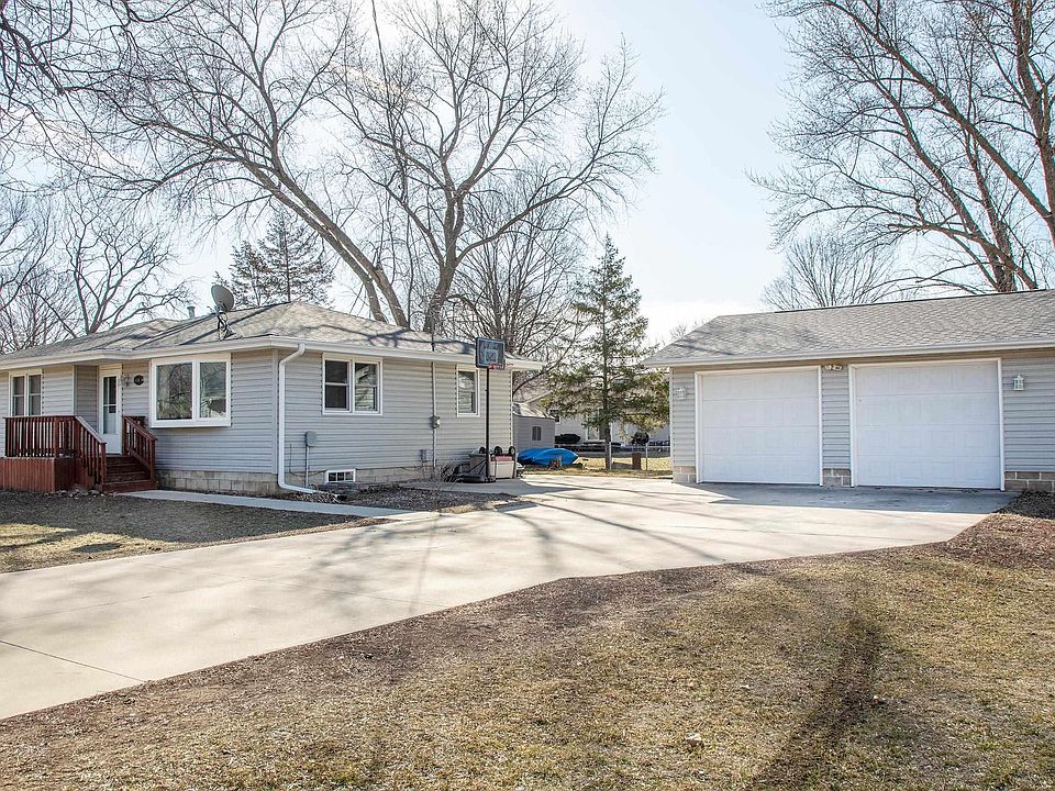 406 E Jackson St, Shell Rock, IA 50670 | Zillow