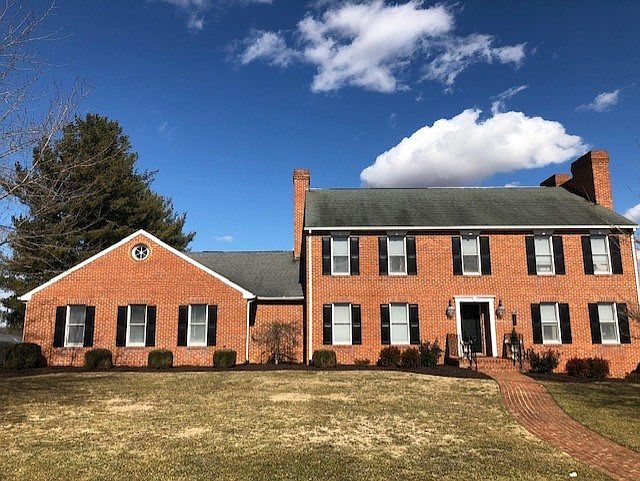 1612 Summit Dr, Waynesboro, VA 22980 | Zillow