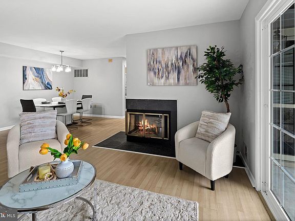 111 Biscayne Ct APT 4, Princeton, NJ 08540 | Zillow