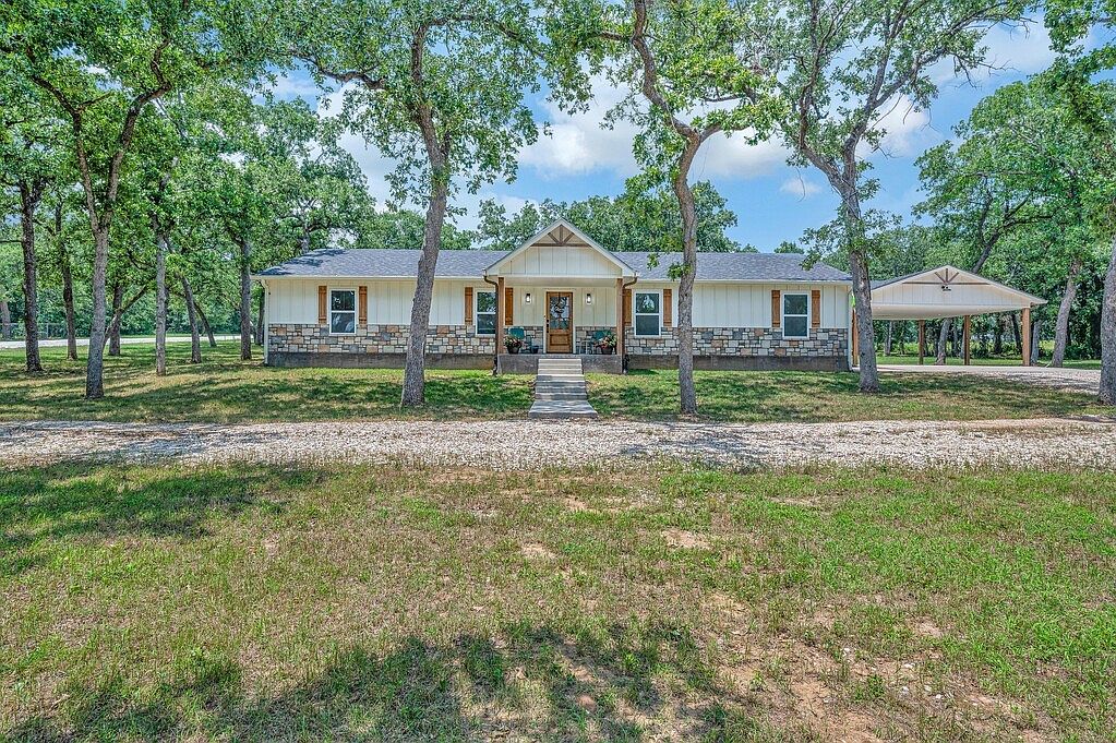 257 Oak Ridge Loop, Whitney, TX 76692 | Zillow