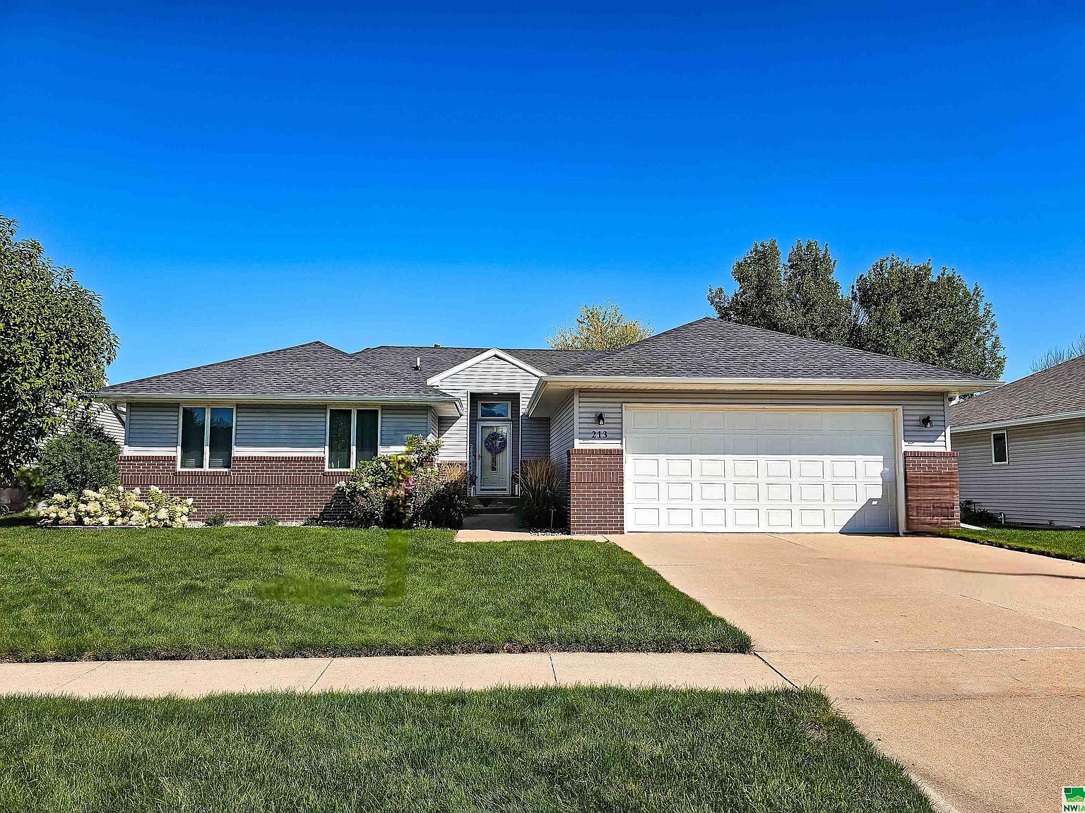 213 Topaz Dr, Sergeant Bluff, IA 51054 | Zillow