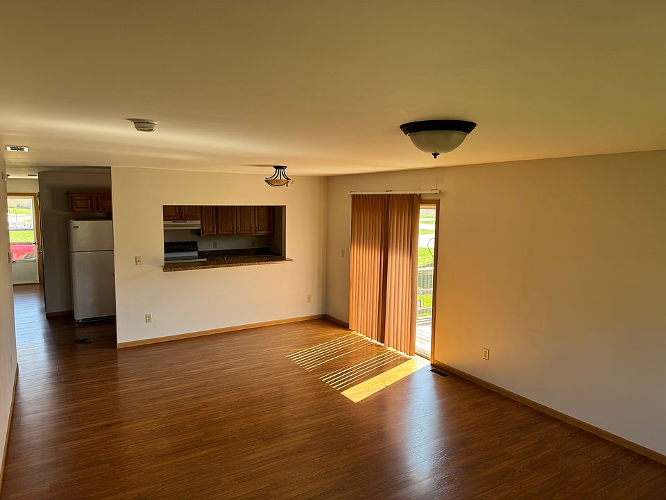 617-619 Illini Ct #617, Pontiac, IL 61764 | Zillow