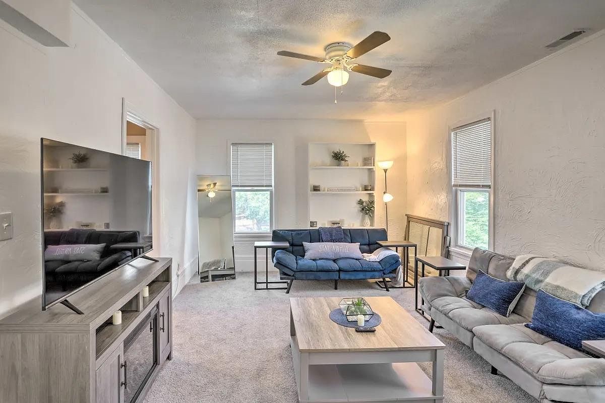 2447 W 7th St UNIT 2, Cleveland, OH 44113 | Zillow