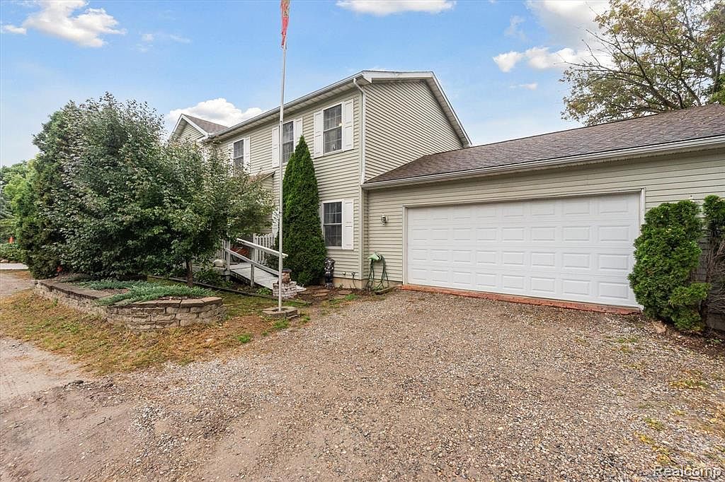 1855 Maxfield Rd, Hartland, MI 48353 | MLS #20230082208 | Zillow