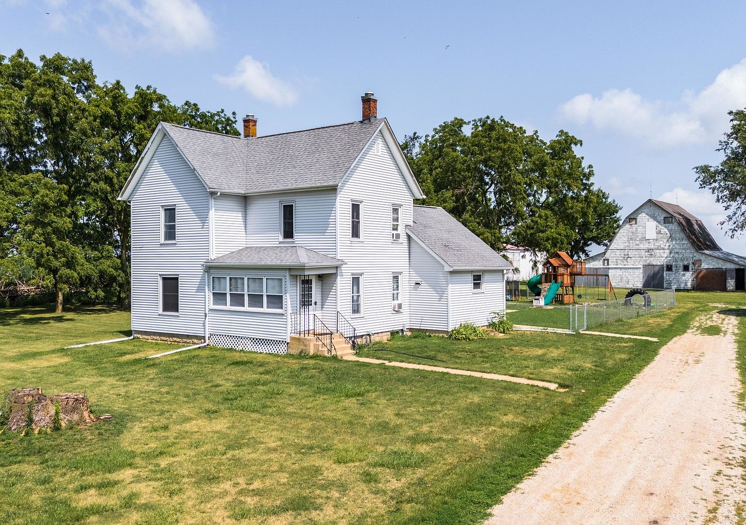 333 E 1600 North Rd, Flanagan, IL 61740 | Zillow
