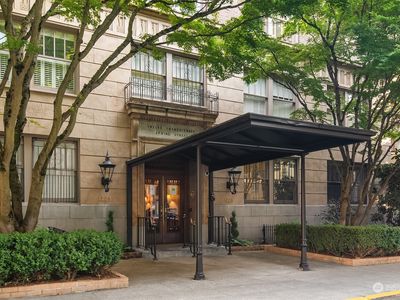 1223 Spring St APT 700, Seattle, WA 98104 | MLS #NWM2125781 | Zillow