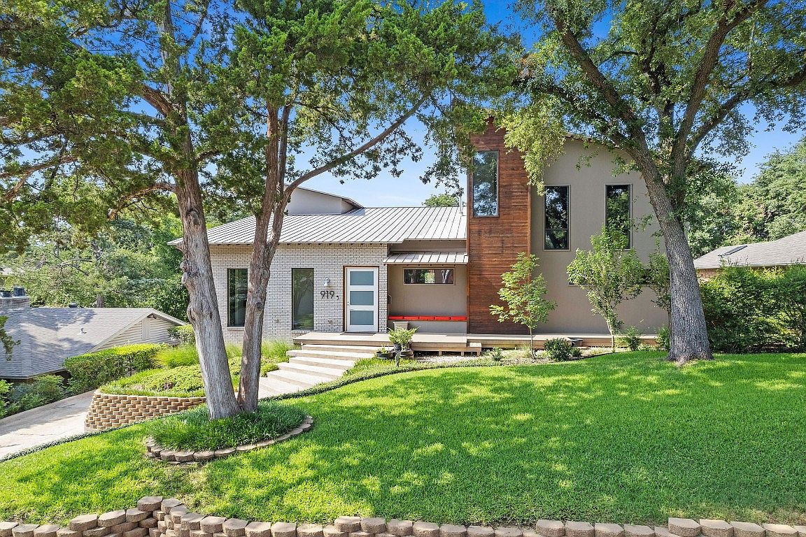 919 Knott Pl, Dallas, TX 75208 | Zillow