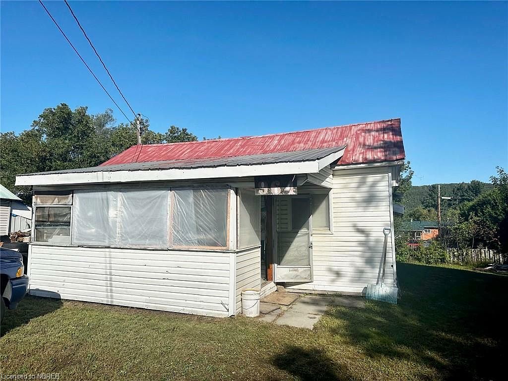 964 John St, Mattawa, ON P0H 1V0 | Zillow