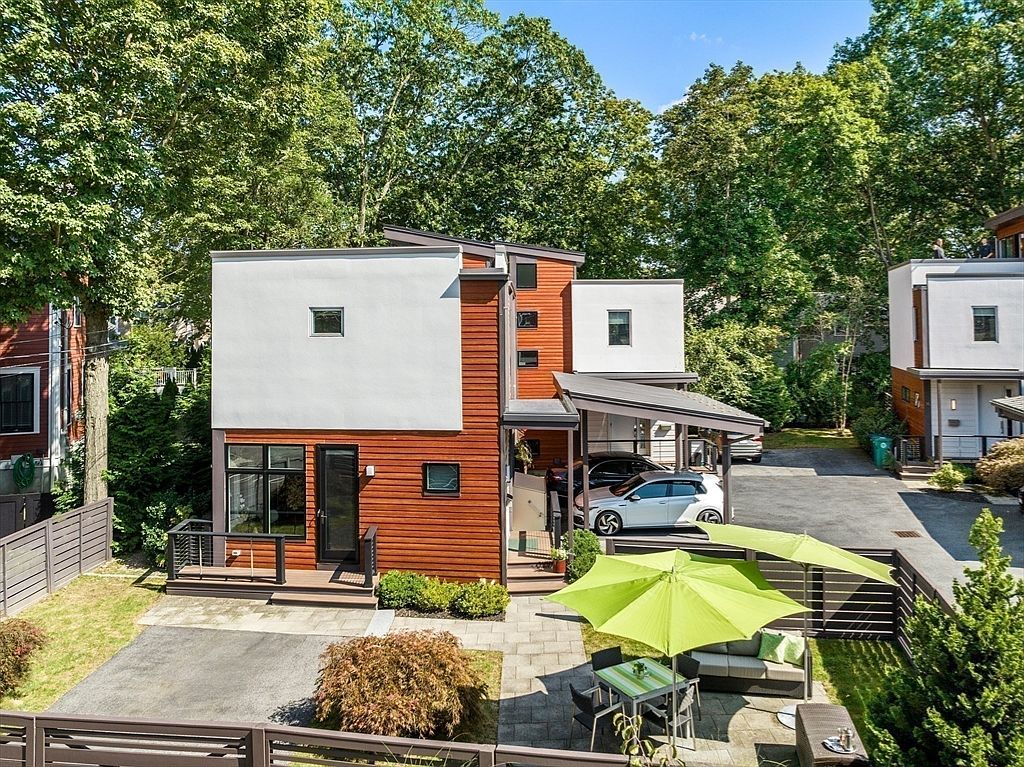 8 Coyne Rd #1, Waban, MA 02468 | Zillow