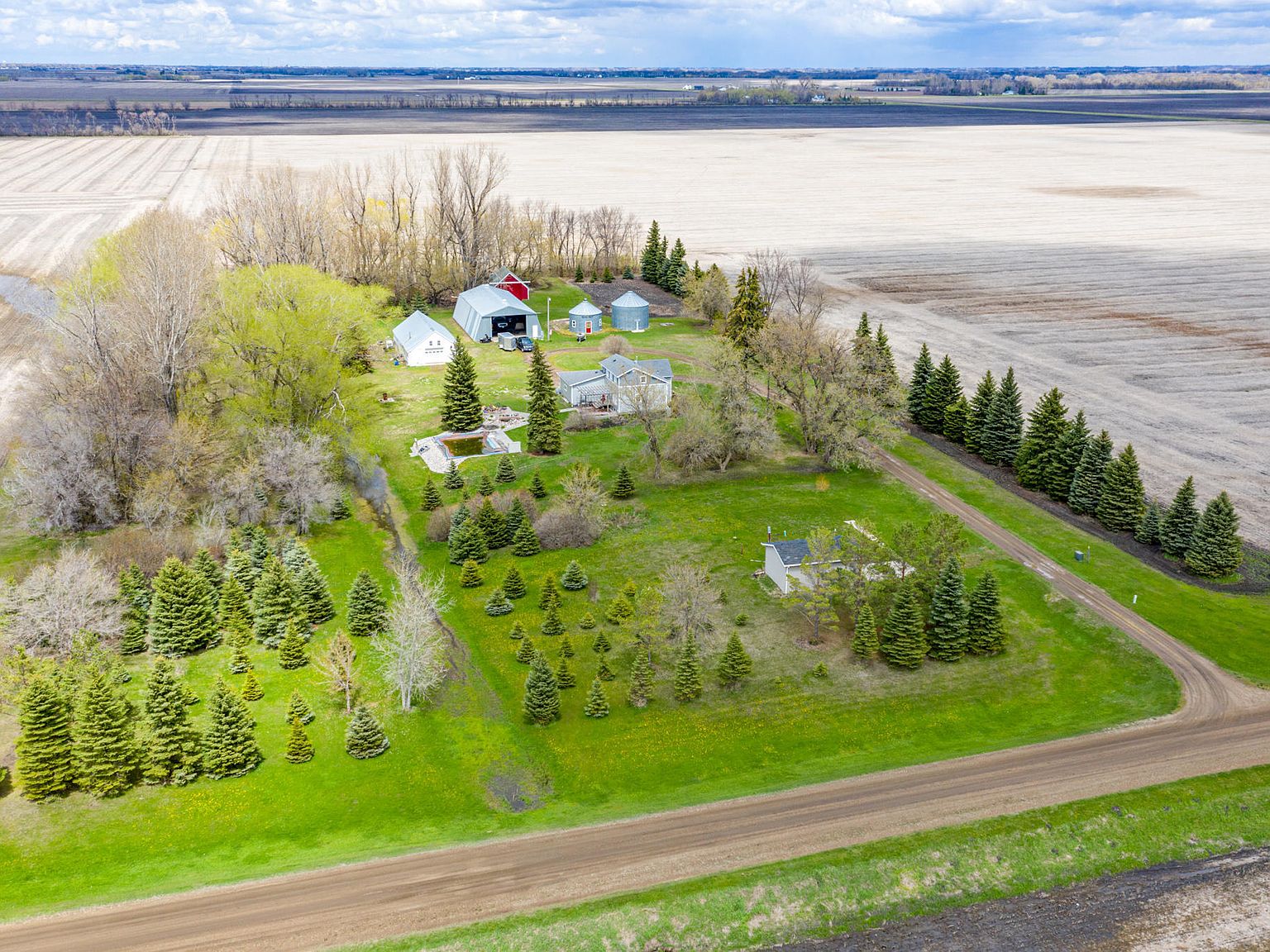 844 8th Ave NE, Thompson, ND 58278 | Zillow