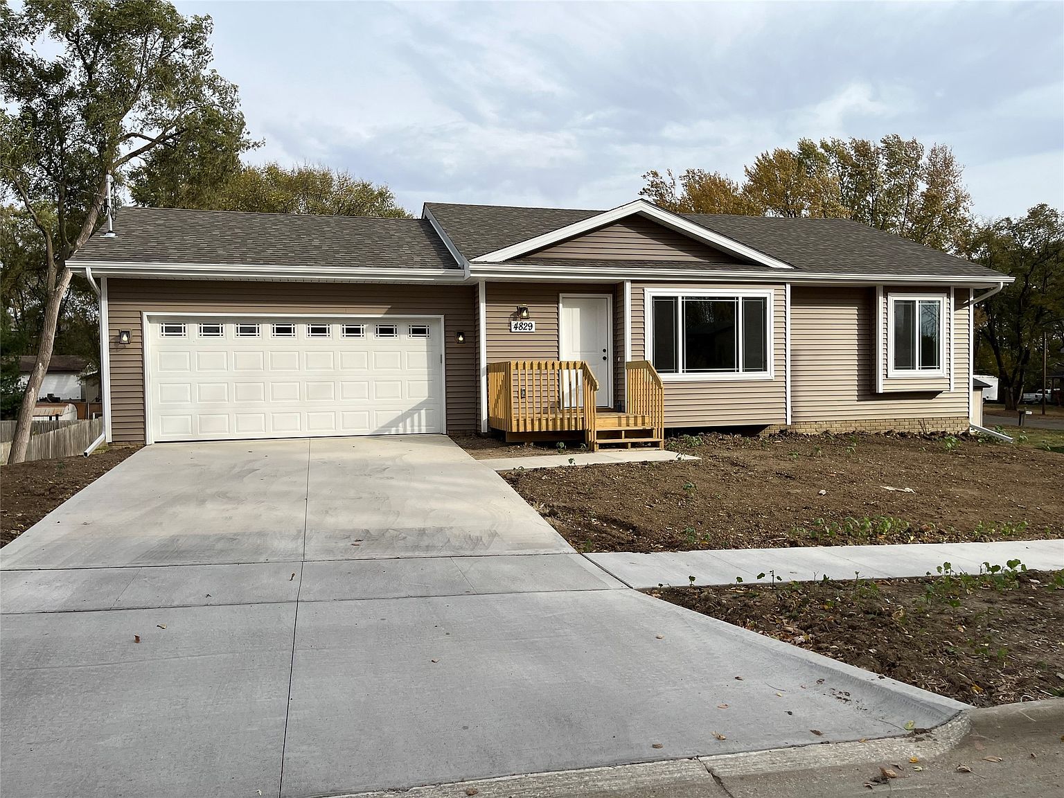 4829 SW 5th St, Des Moines, IA 50315 | Zillow
