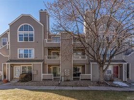 SUNPOINTE AT LAKEWOOD ESTATE CONDOMINIUMS - 5765 W Atlantic Pl Denver ...