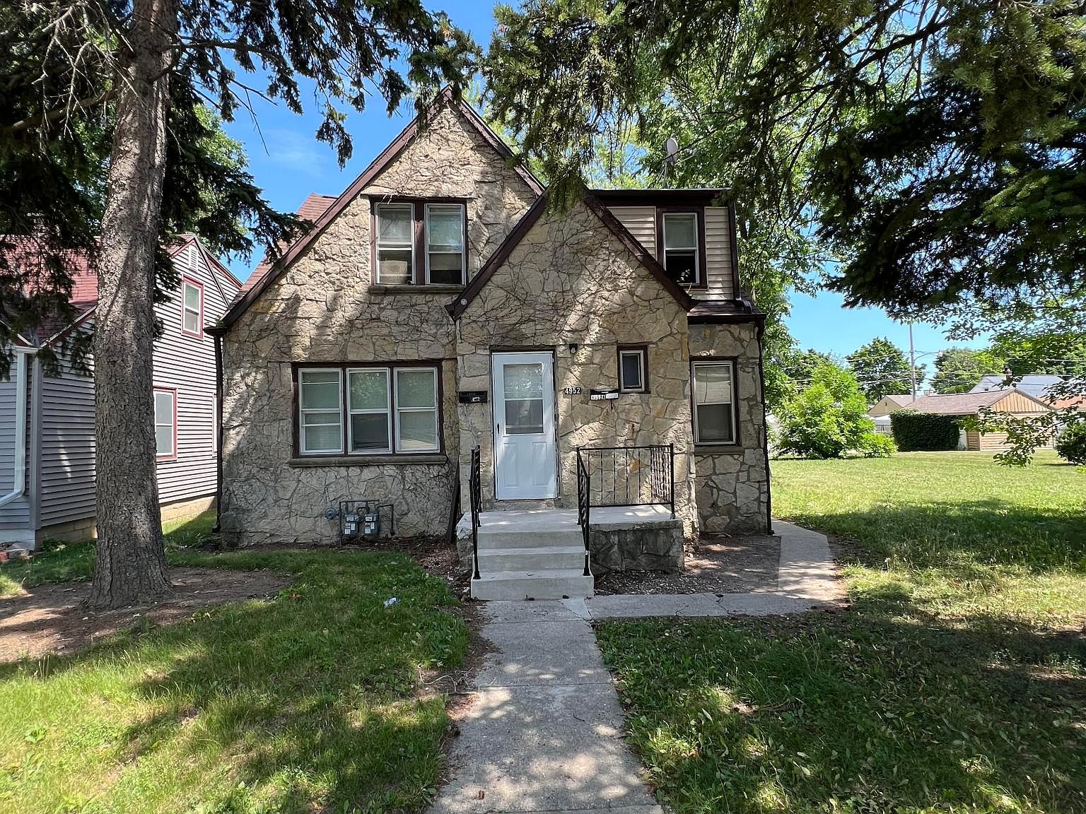 4952 N 22nd St #A, Milwaukee, WI 53209 | Zillow