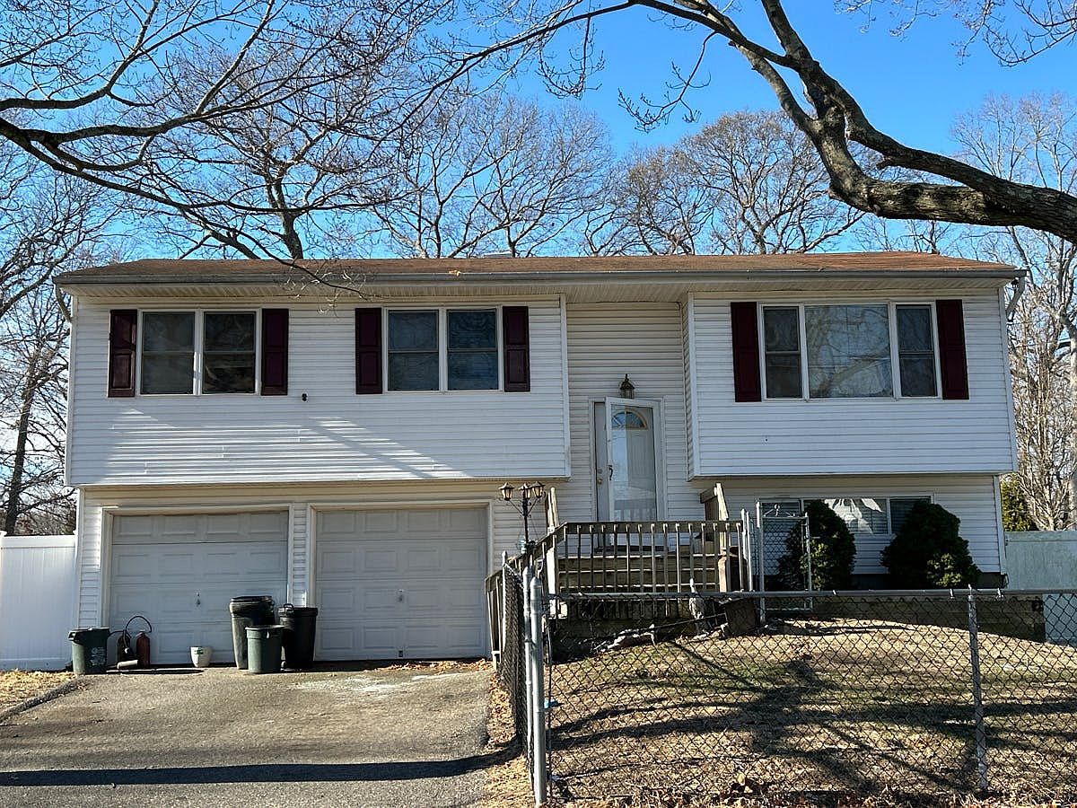 42 Larry Rd S, Selden, NY 11784 | Zillow