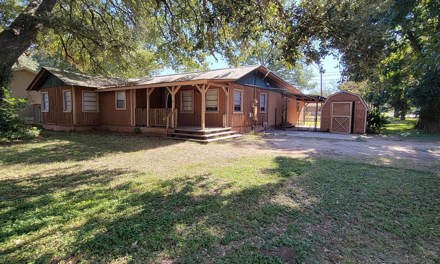 200 Turney St, Smithville, TX 78957 | Zillow