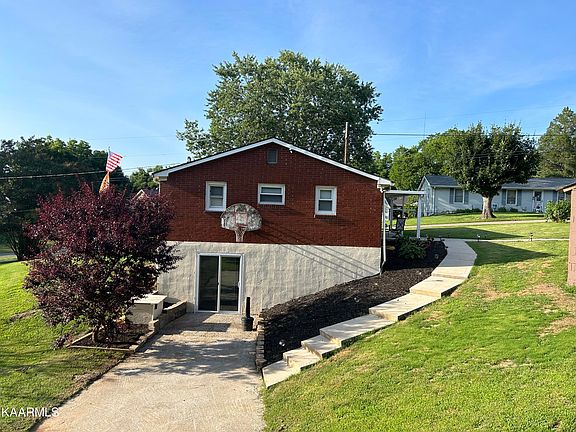 7019 Hurst Ln, Knoxville, TN 37918 | Zillow