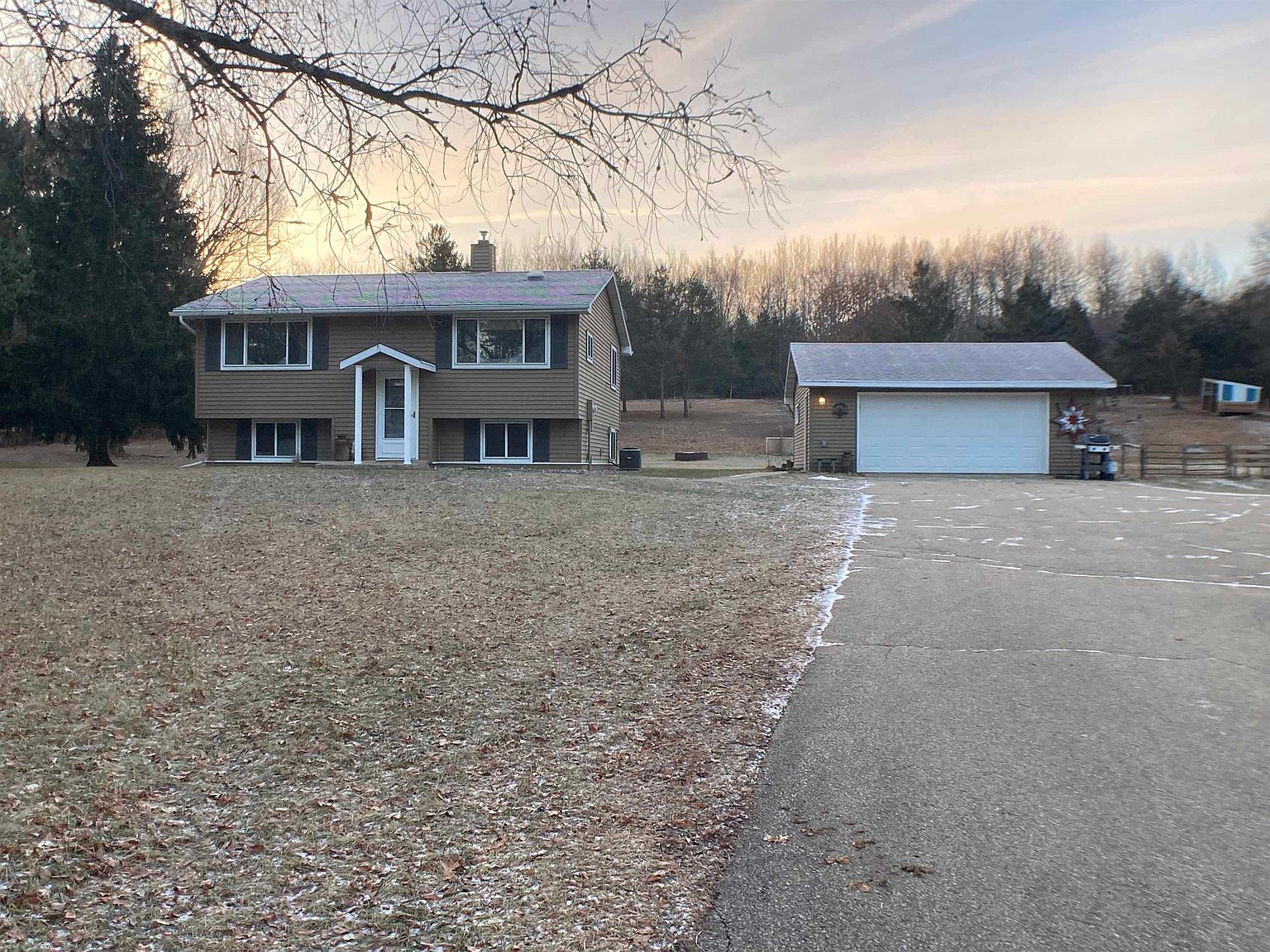 13063 County Road Vv, Gillett, WI 54124 | Zillow