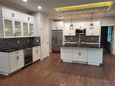 6 Sunset Lake Cir, Coventry, RI 02816 | Zillow