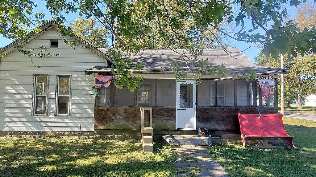 400 N Division St, Norris City, IL 62869 | Zillow