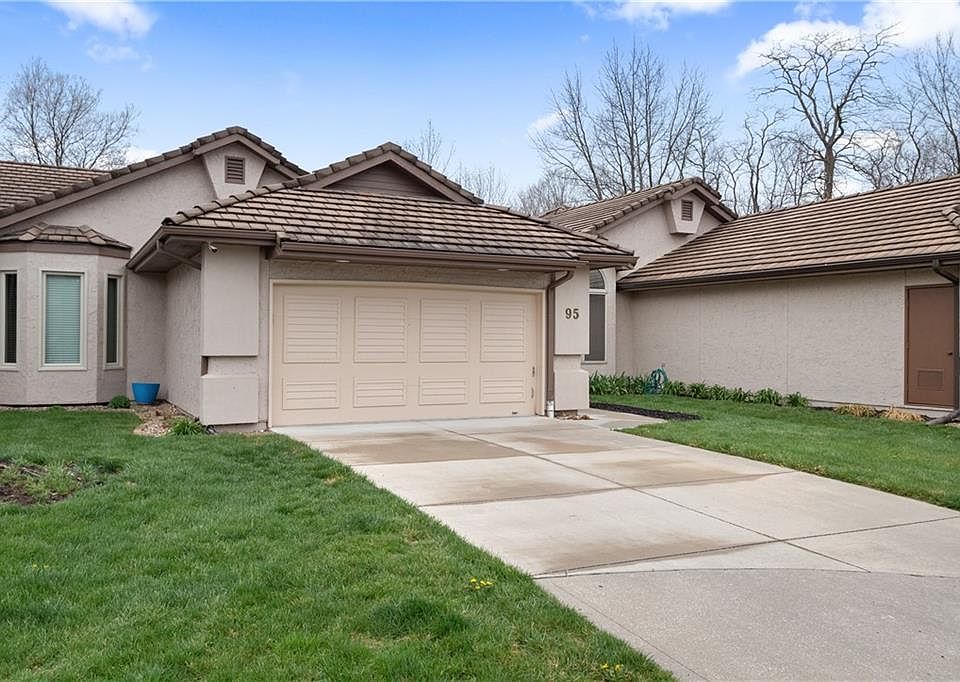 95 The Woodlands Dr, Kansas City, MO 64119 | Zillow