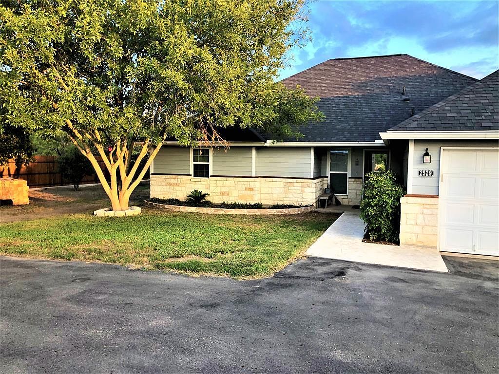 2529 Uvalde Estates Dr, Uvalde, TX 78801 | Zillow