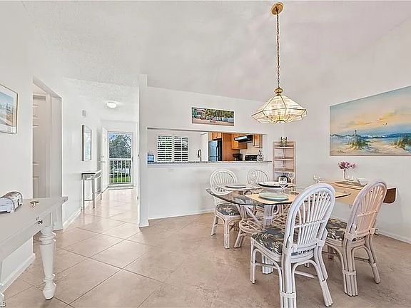 7065 Dennis Cir APT 302, Naples, FL 34104 | Zillow