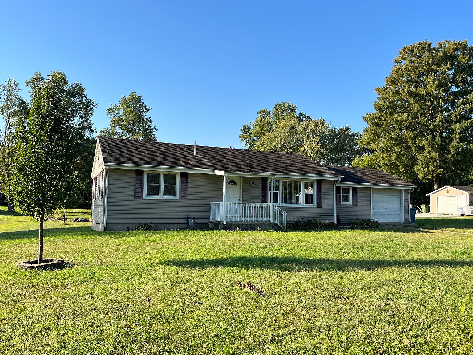 417 W 5th St, Bluford, IL 62814 | Zillow