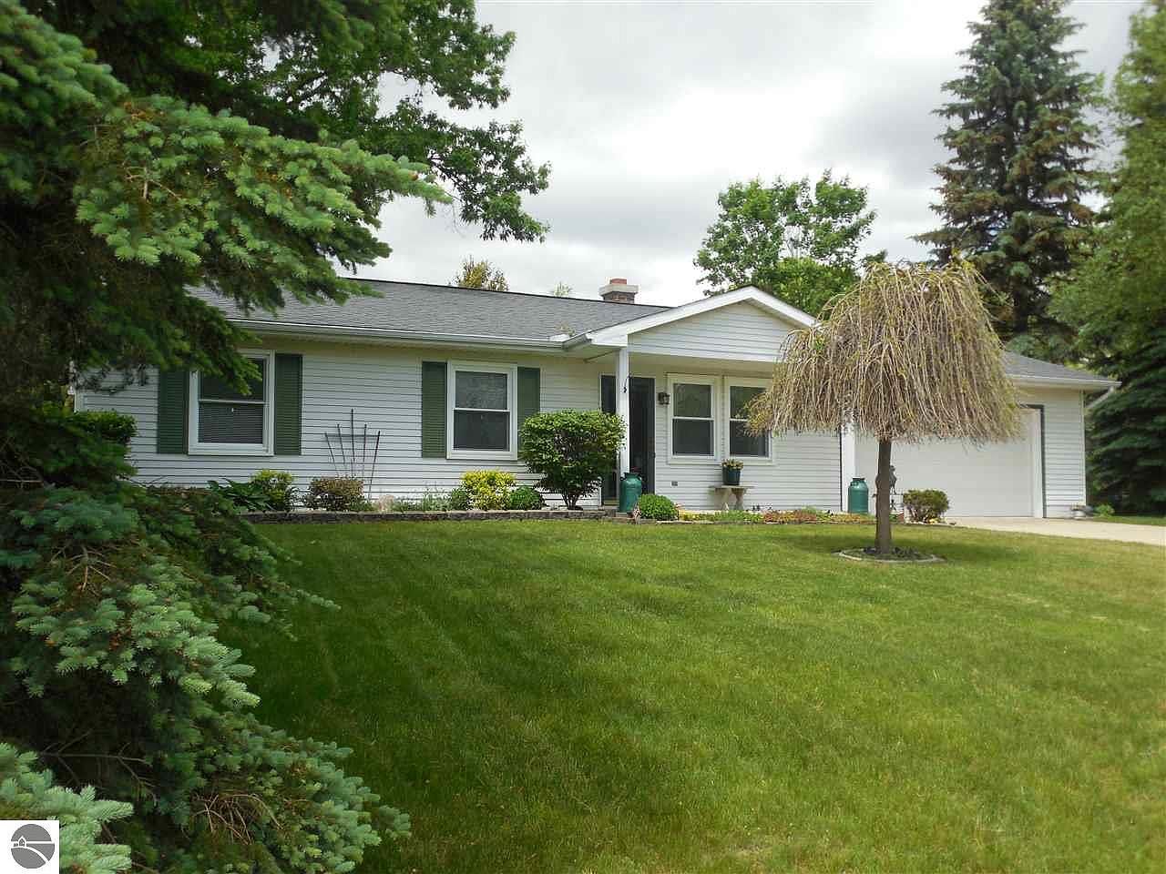 1015 Iberian Dr, Weidman, MI 48893 | Zillow