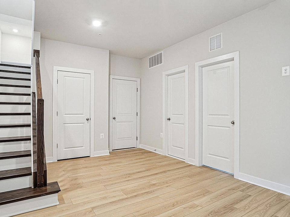 10568 Red Oak St, Fairfax, VA 22033 | MLS #VAFX2185638 | Zillow