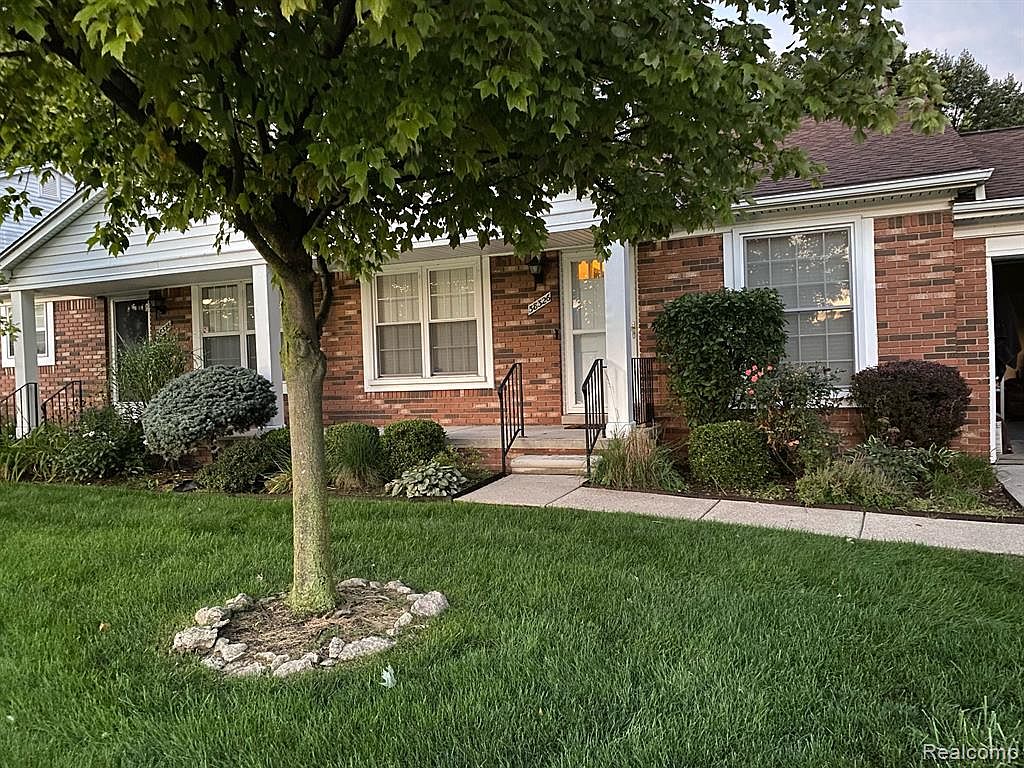 38326 Maple Forest Blvd W #92, Harrison Township, MI 48045 | MLS ...
