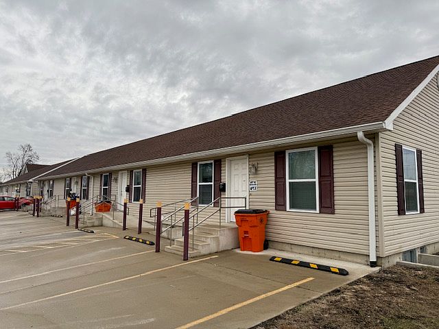 907 N Riverside Dr E, Winamac, IN 46996 | Zillow