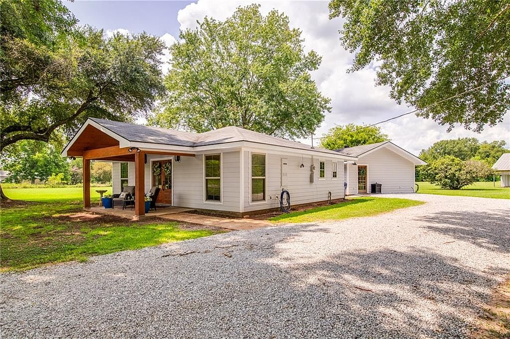 1391 Highway 457, Lecompte, LA 71346 | Zillow