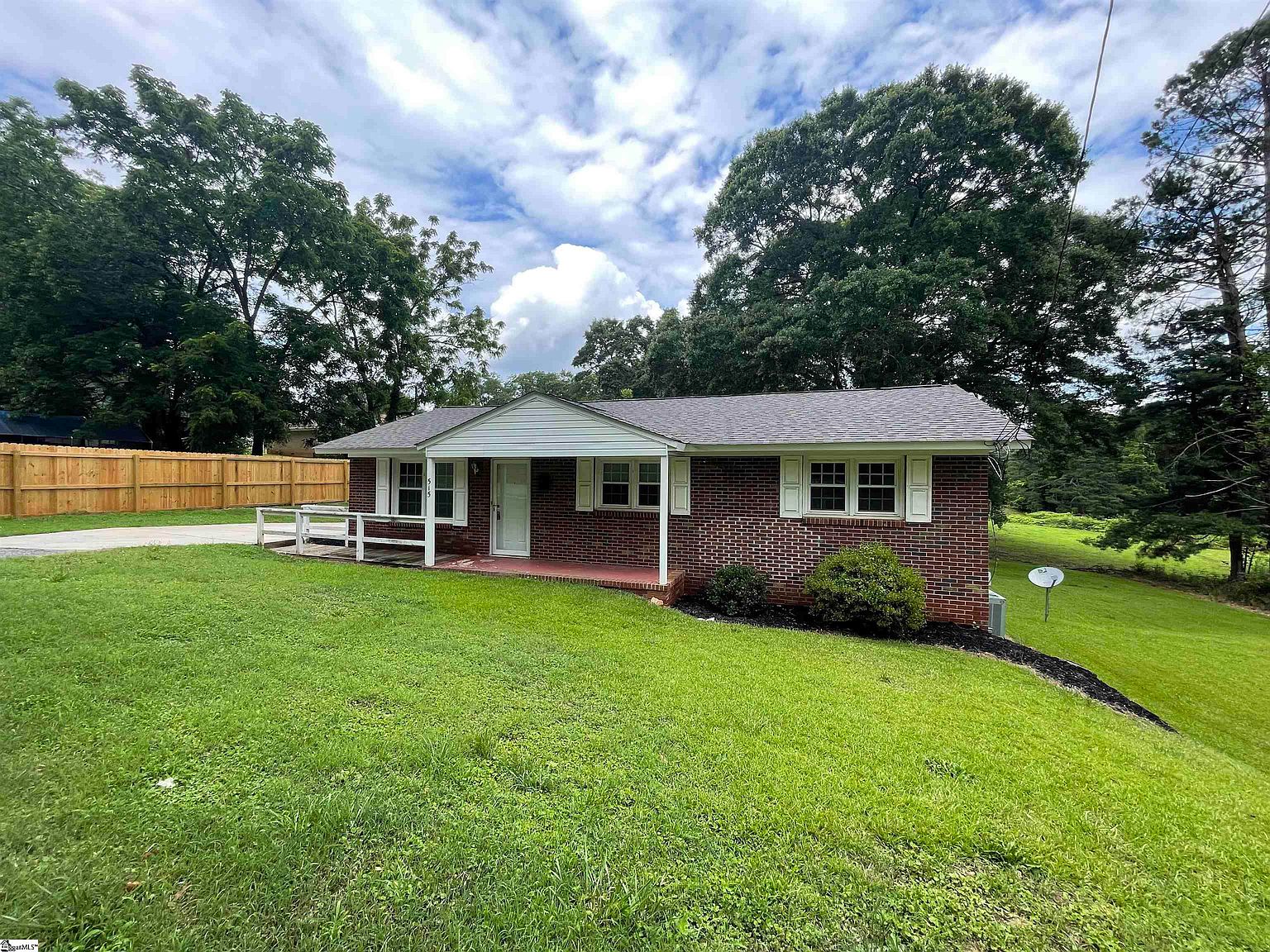 515 Green St, Laurens, SC 29360 | MLS #1502444 | Zillow