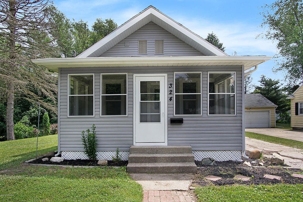 324 Chippewa St, Buchanan, MI 49107 | Zillow