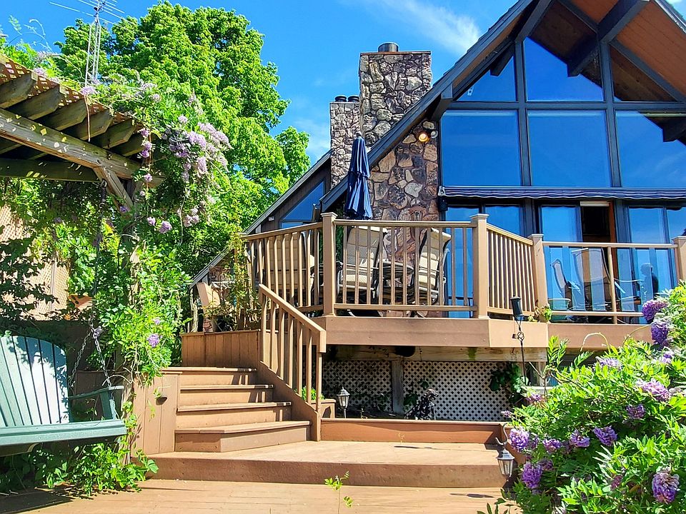 18333 Kickapoo Ln, Hudson, IL 61748 | Zillow