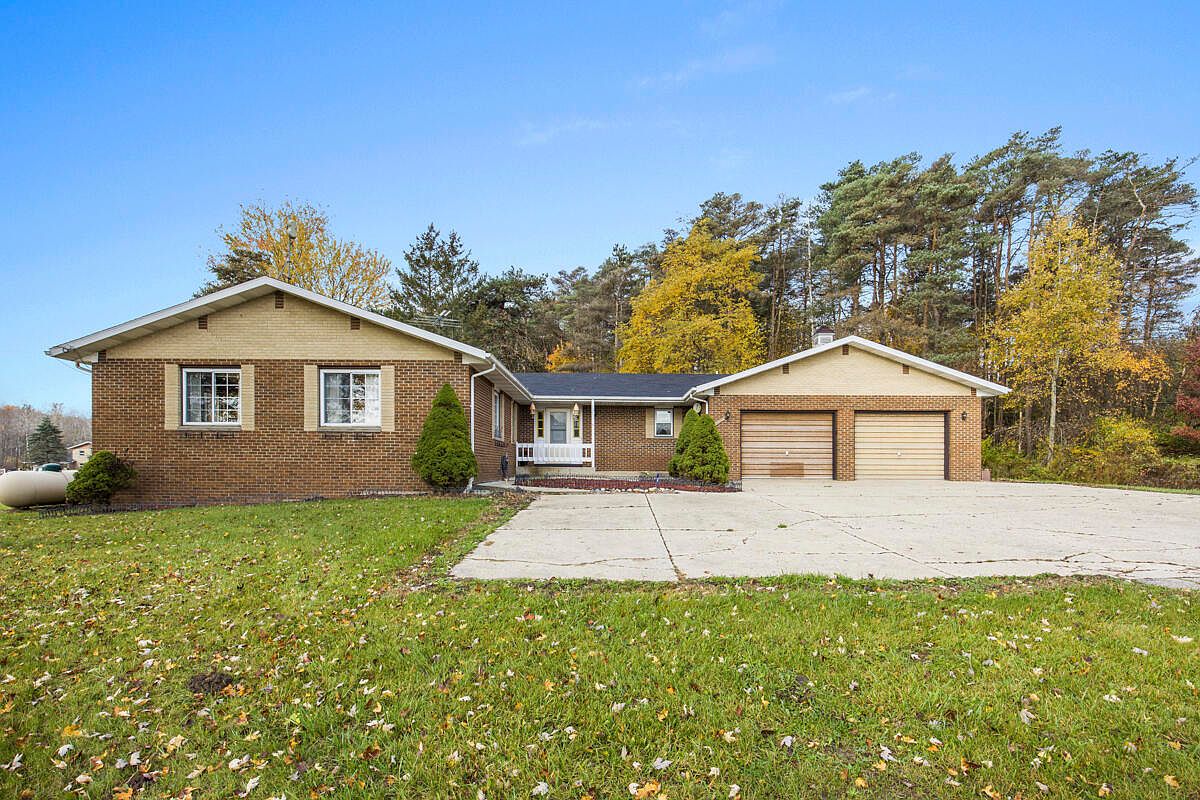 18593 30th Ave, Barryton, MI 49305 | MLS #23140431 | Zillow