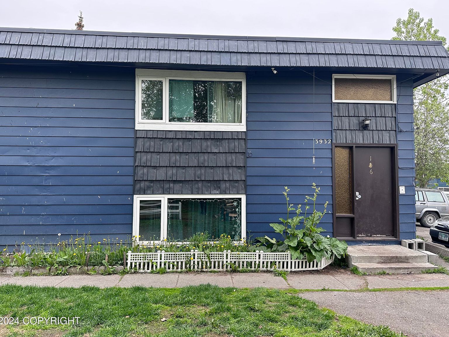 3932 E 9th Ave, Anchorage, AK 99508 | MLS #24-6425 | Zillow
