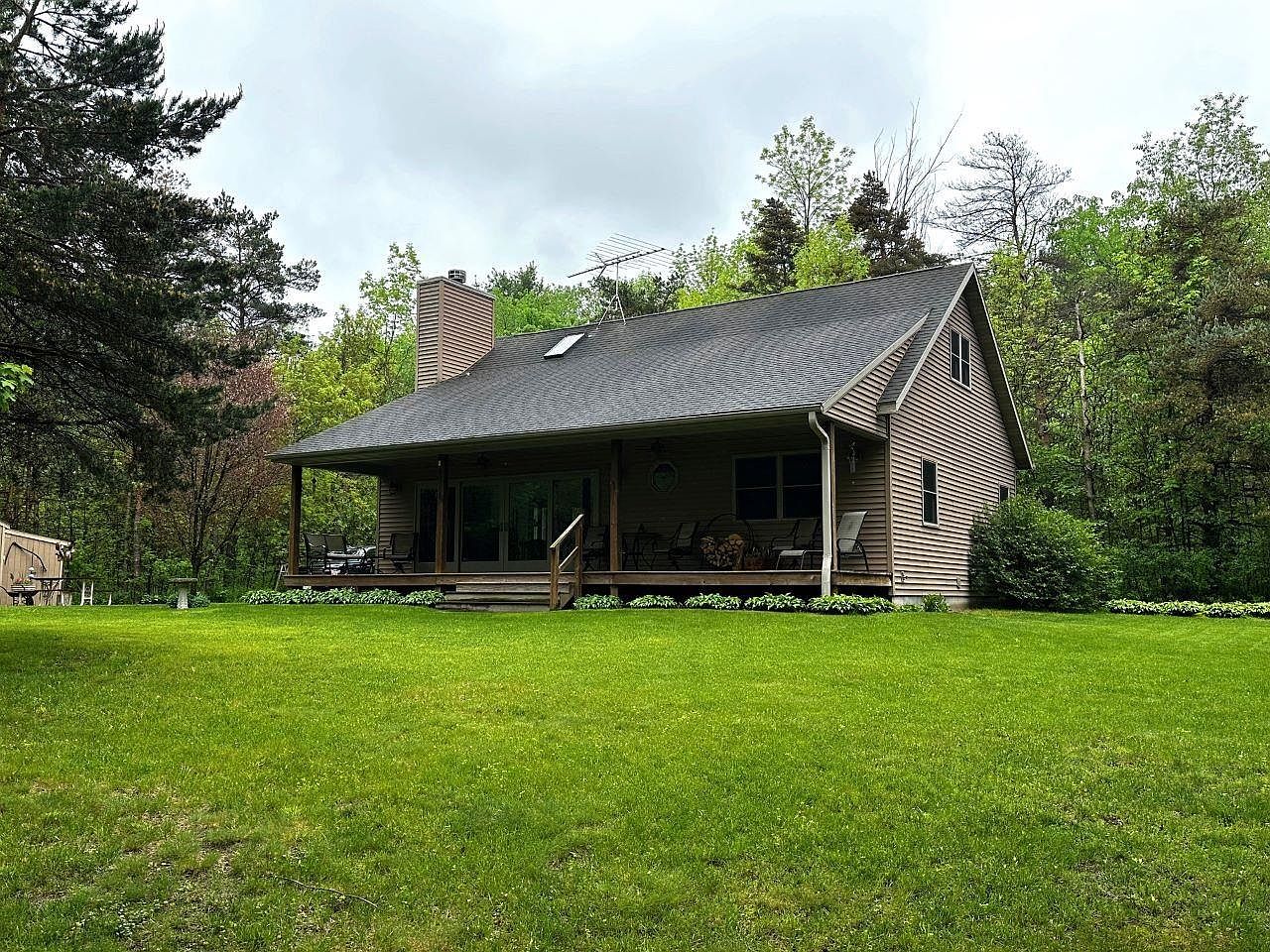 W13078 Rasmussen Ln, Caroline, WI 54928 | Zillow