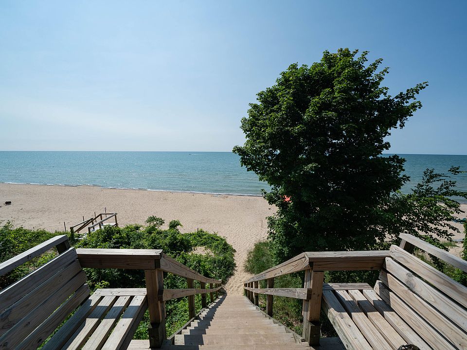 79 Pershing St, South Haven, MI 49090 | MLS #23137545 | Zillow