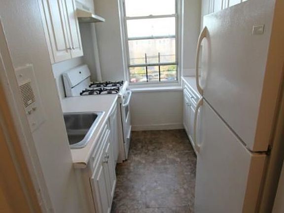 6561 Saunders St APT 3A, Rego Park, NY 11374 | Zillow