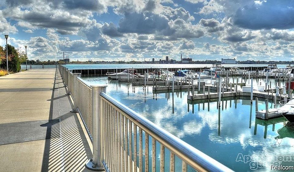 3320 Spinnaker Ln Detroit MI | Zillow