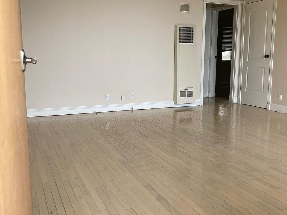 11719 Mayfield Ave APT 1, Los Angeles, CA 90049 | Zillow