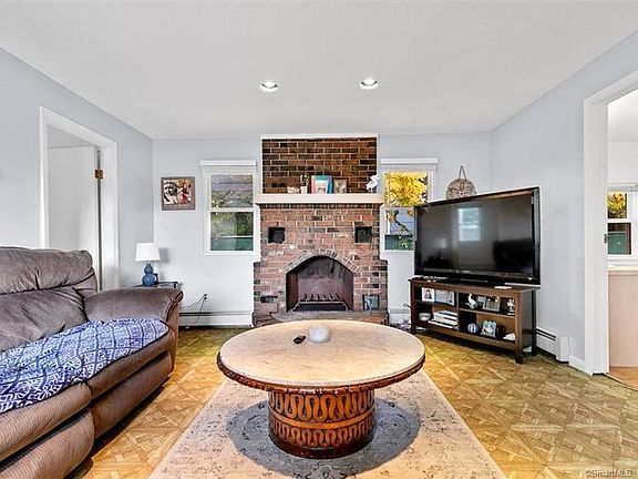 17 Cold Spring St, East Haven, CT 06512 | Zillow