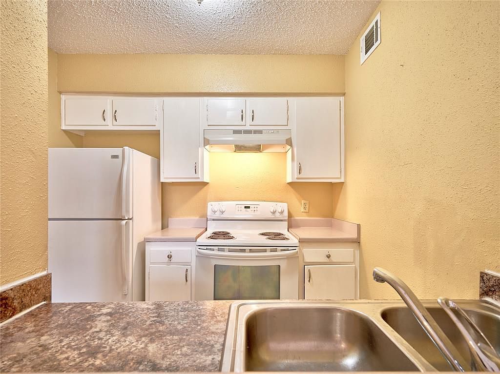 1950 Spenwick Dr UNIT 358, Houston, TX 77055 | Zillow