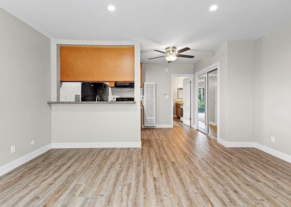 Parkview Terrace Apartments - 14355 Huston St Sherman Oaks CA | Zillow
