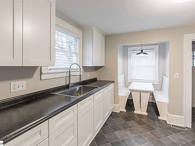 4 Maplecroft St, Greenville, SC 29609 | Zillow